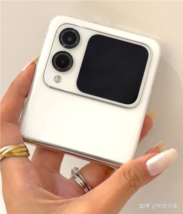 四色、四存储组合、66W全能充等，华为nova Flip真机照和配置曝光 - 知乎