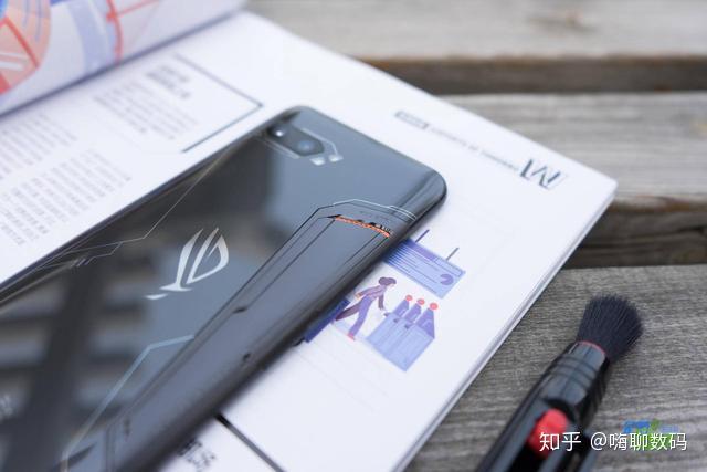 华硕ROG游戏手机2：骁龙855Plus+120Hz电竞屏，性能更强悍 - 知乎
