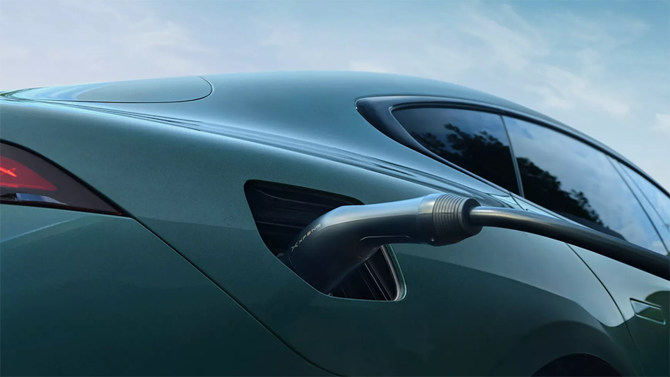 比特斯拉降完价更便宜，全新小鹏P7续航或超700km，没800V也行？ - 知乎