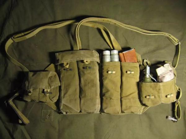 简述苏军阿富汗战争时期的弹药携行具 - 知乎