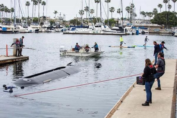 中国超大型水下无人潜航器亮相中东防展，性能远超美军同类产品？ - 知乎